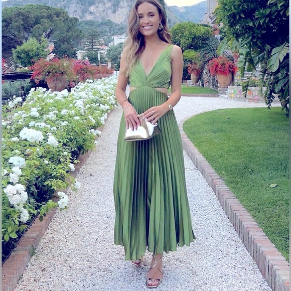 Abercrombie & Fitch | Dresses | Af Giselle Pleated Cutout Maxi Dress ...